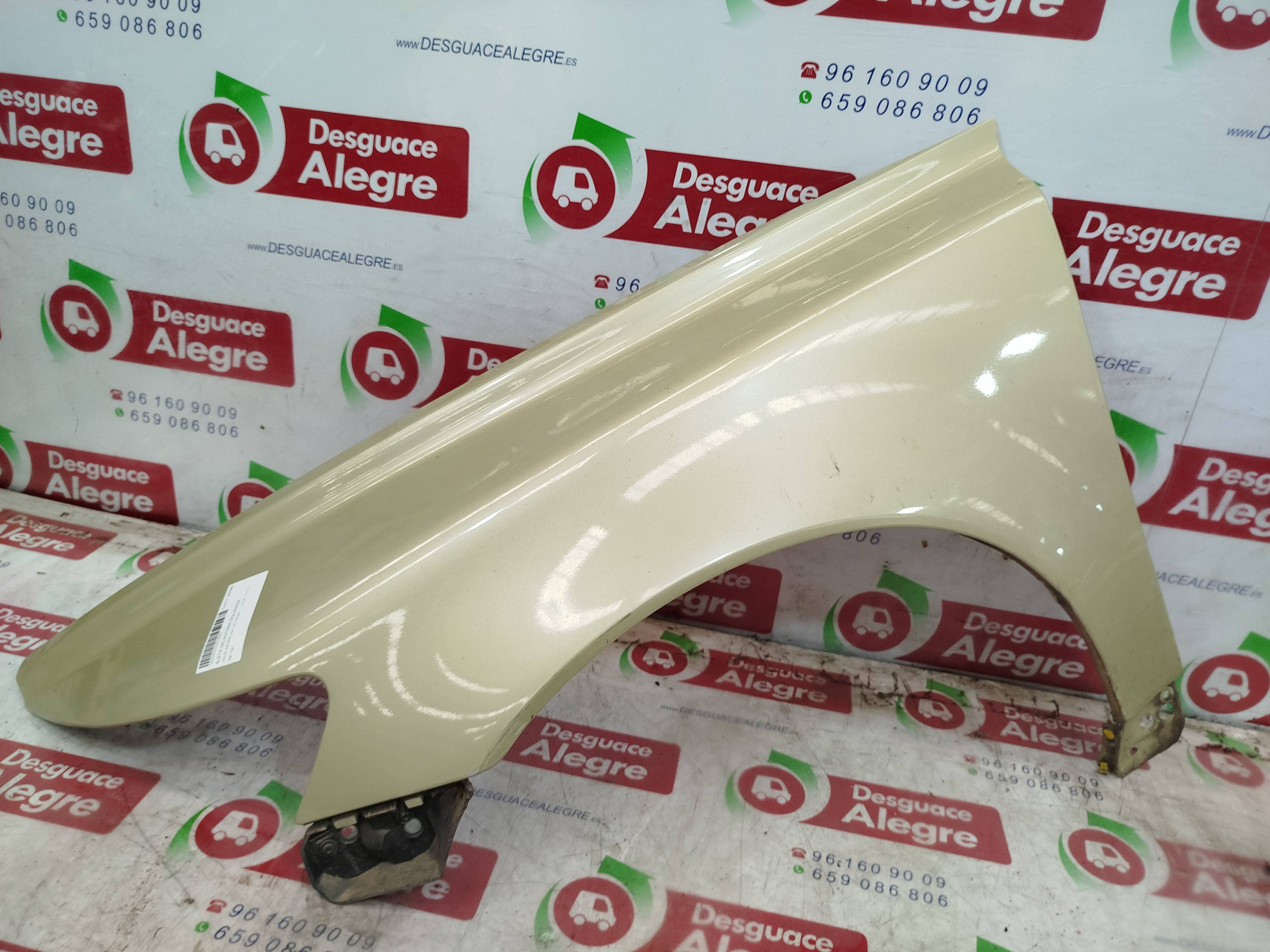 VOLVO S40 2 generation (2004-2012) Front Left Fender 24814285 - Used ...