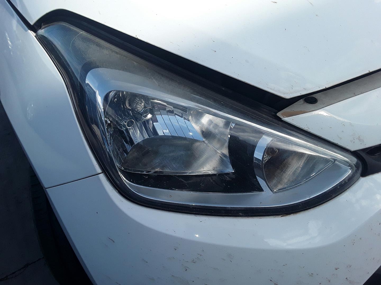 HYUNDAI i10 2 generation (2013-2019) Front Right Headlight 92102B9000 ...